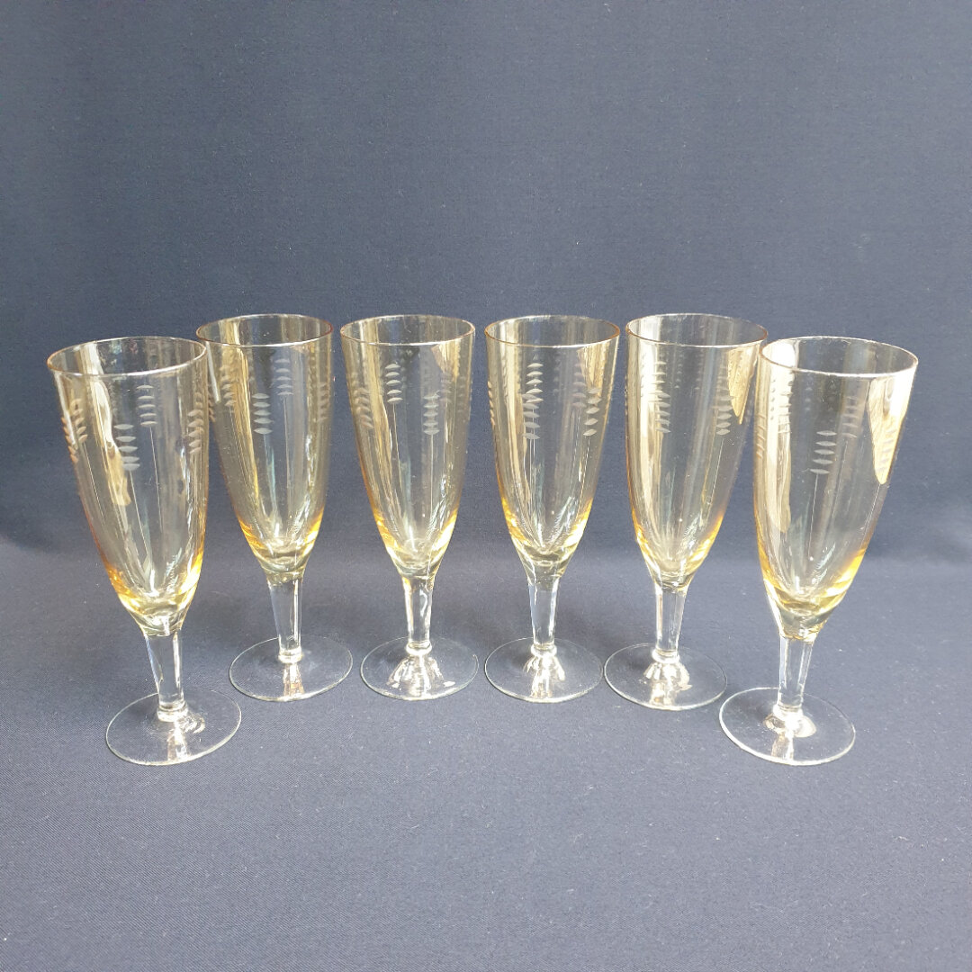 Набор фужеров 6 шт, карамельное стекло, ручная резка, высота 17 см, 150 мл. Винтаж, СССР.