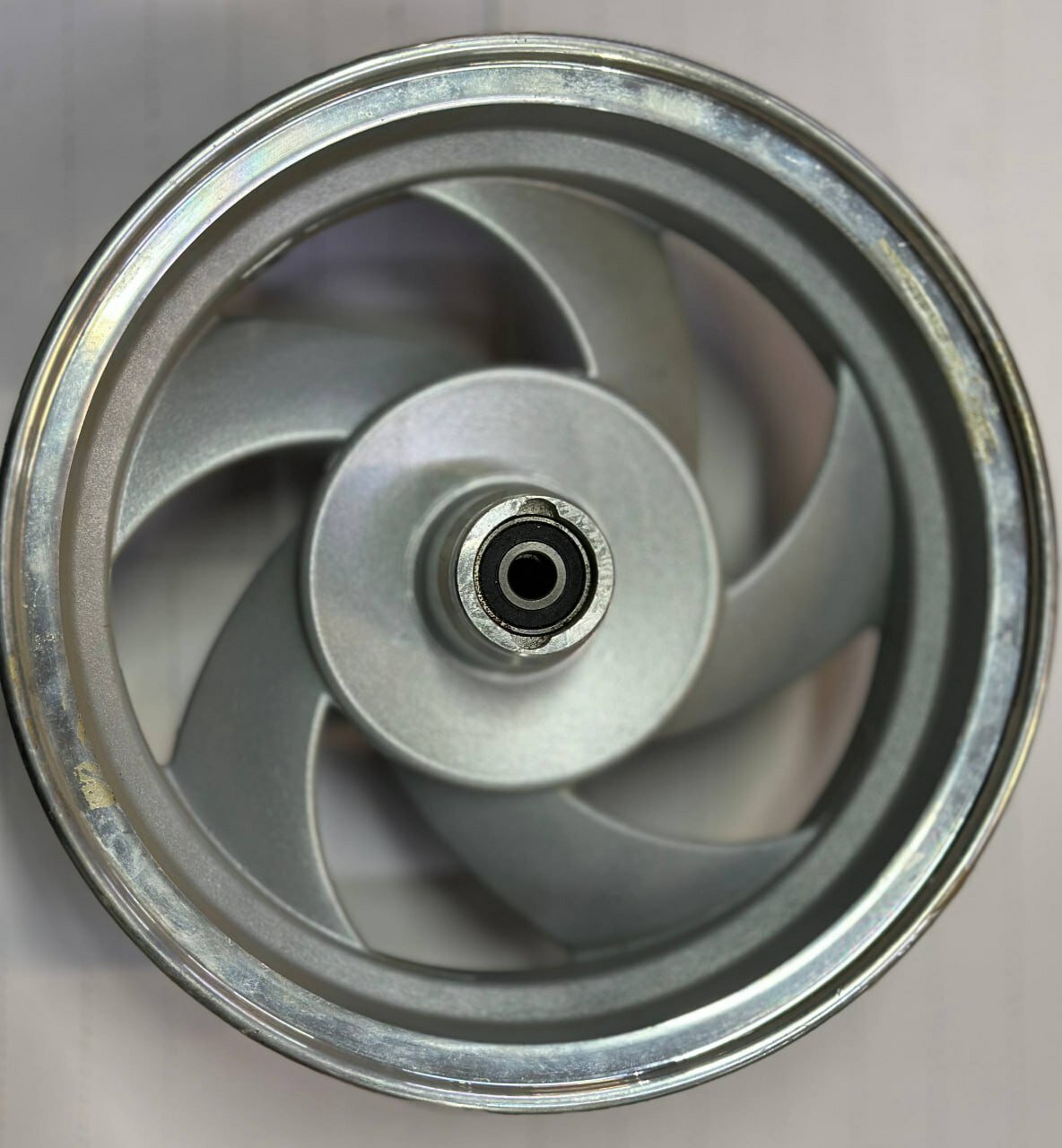 Диск колеса передний (литой) для скутера, R-2,50x10, под дисковый тормоз