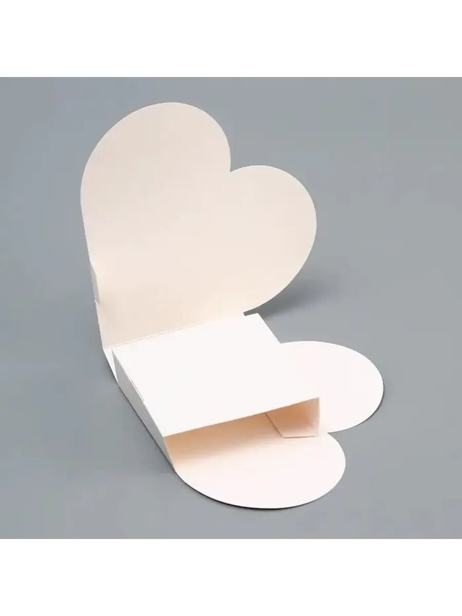 Элегантная коробка для конфет в форме сердца