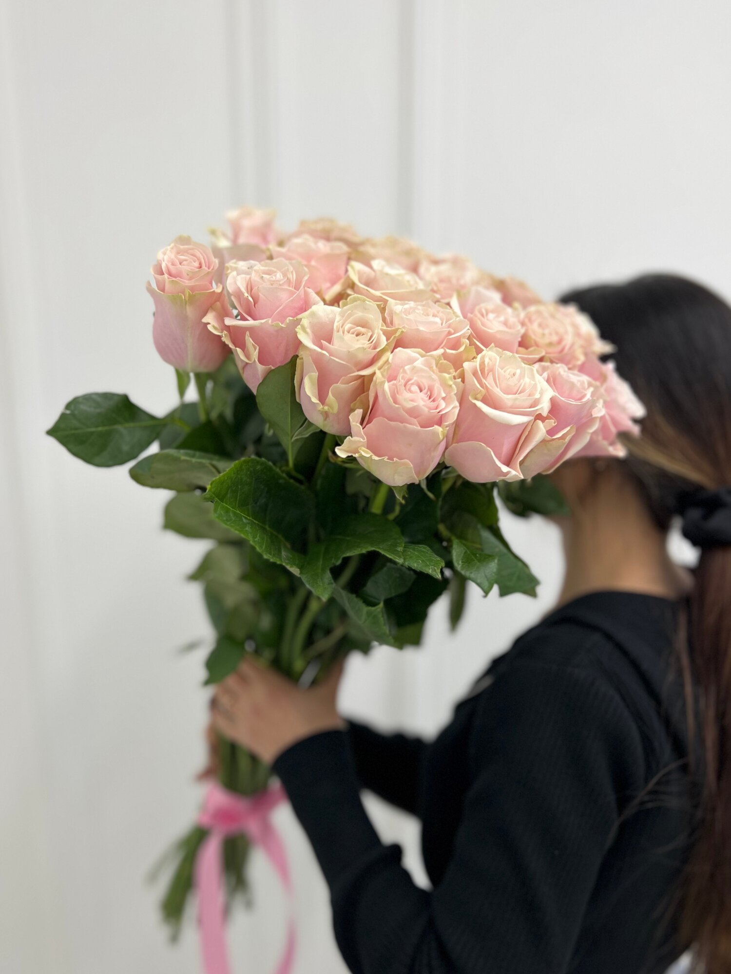 Гламелия цветы Розовый Олимп: монобукет из 21 розы Эквадор Pink Mondial – купить свежие цветы с доставкой в Москве