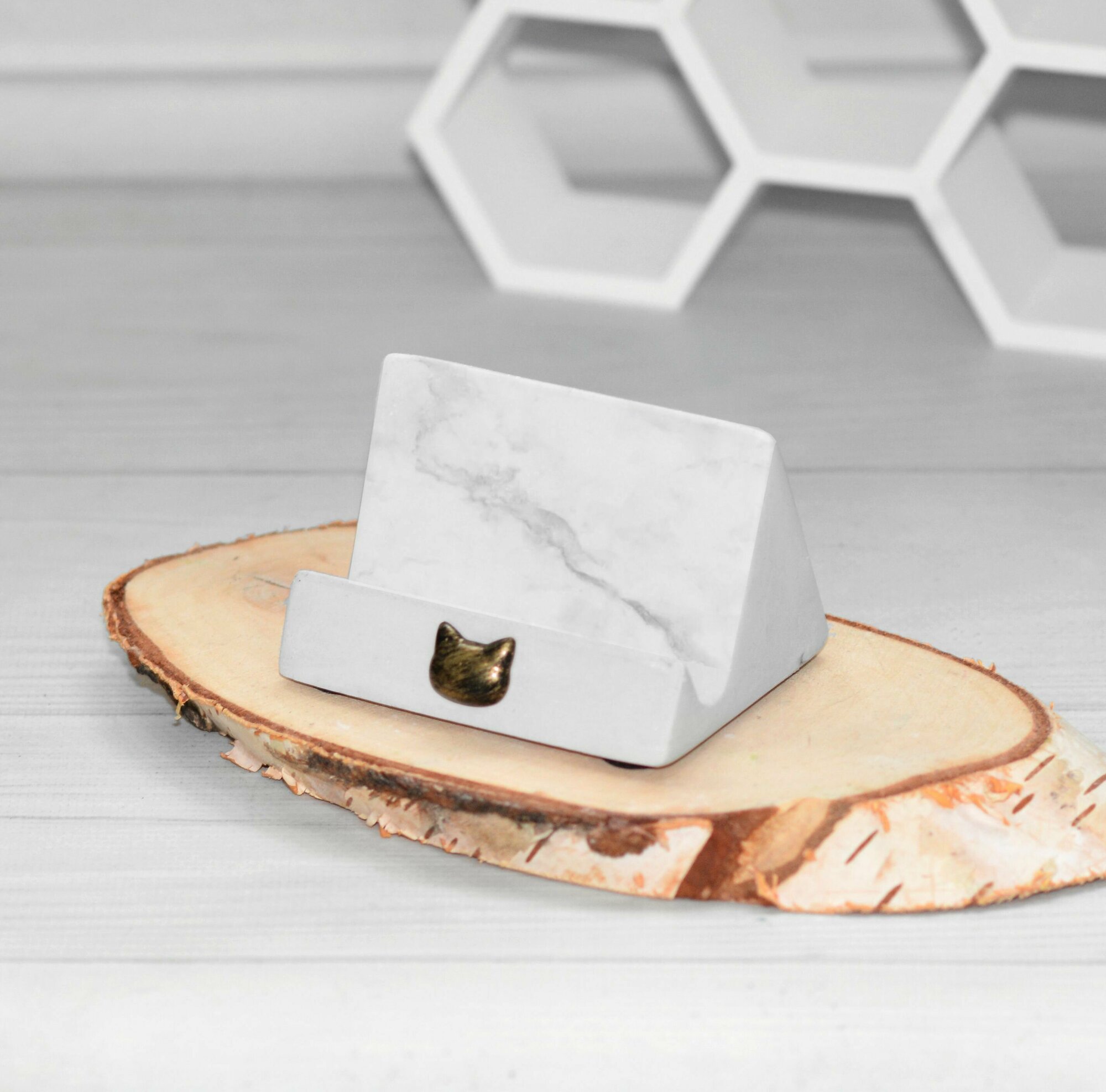 Подставка настольная для телефона с фигуркой мордочки "Кошка"