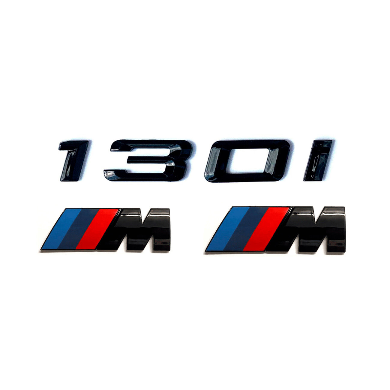 Комплект: шильдик на багажник 130 i для BMW 1 ой серии + 2 эмблемы на крыло M-performance черный мат