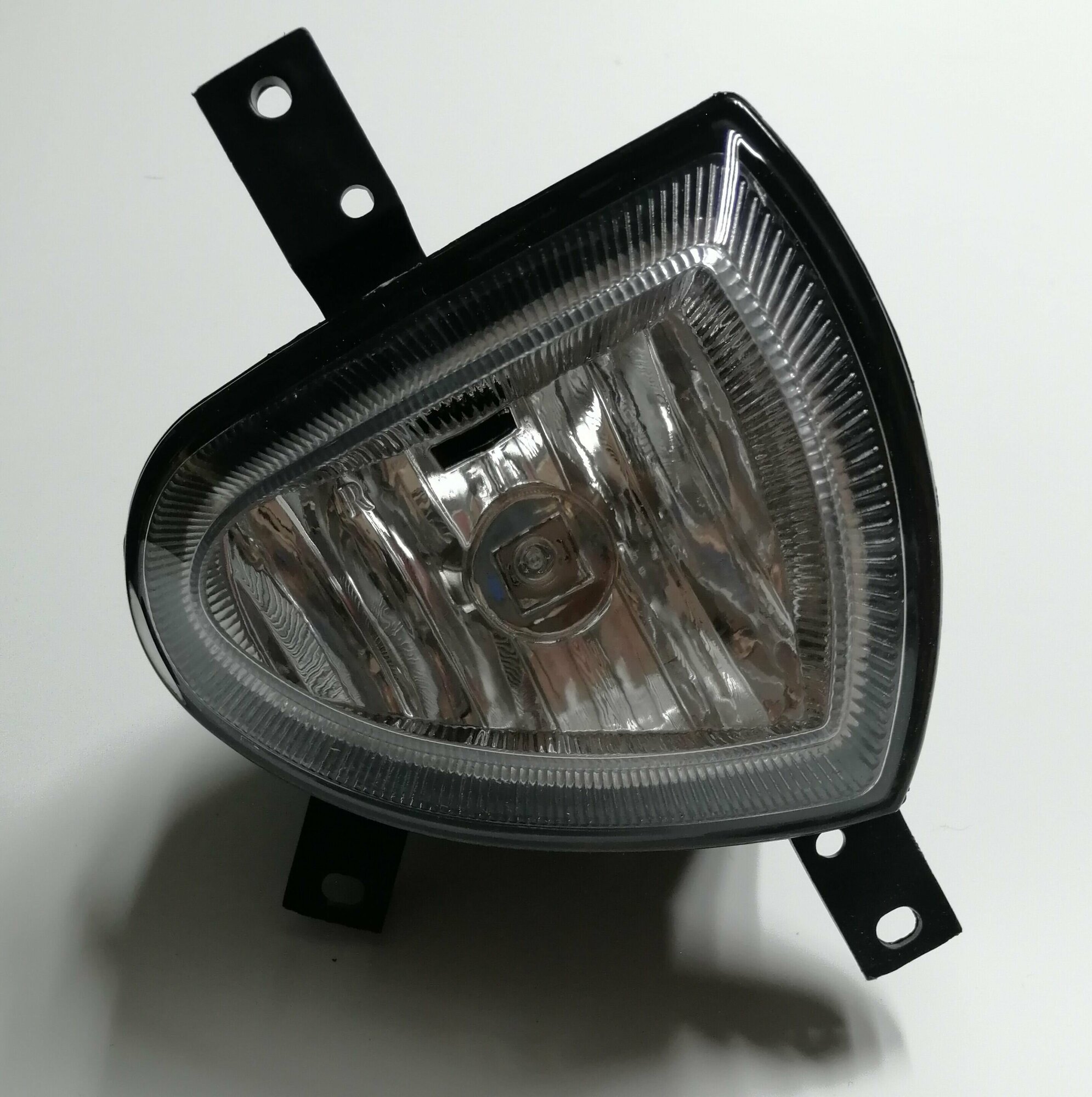 Фара противотуманная правая Lifan Solano (620) [1.6 16V CVT седан] B4116200