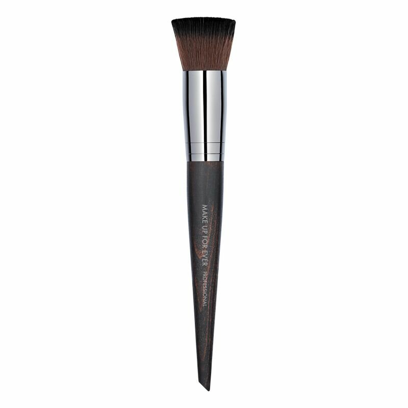 MAKE UP FOR EVER Круглая кисть с плоским срезом для румян Buffer Blush Brush 154