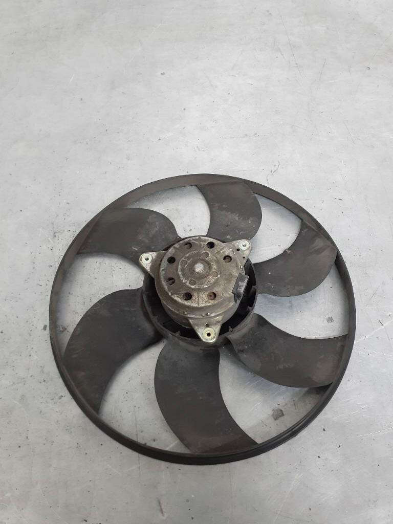 Вентилятор охлаждения Renault Kangoo рест. 2005 3F522304