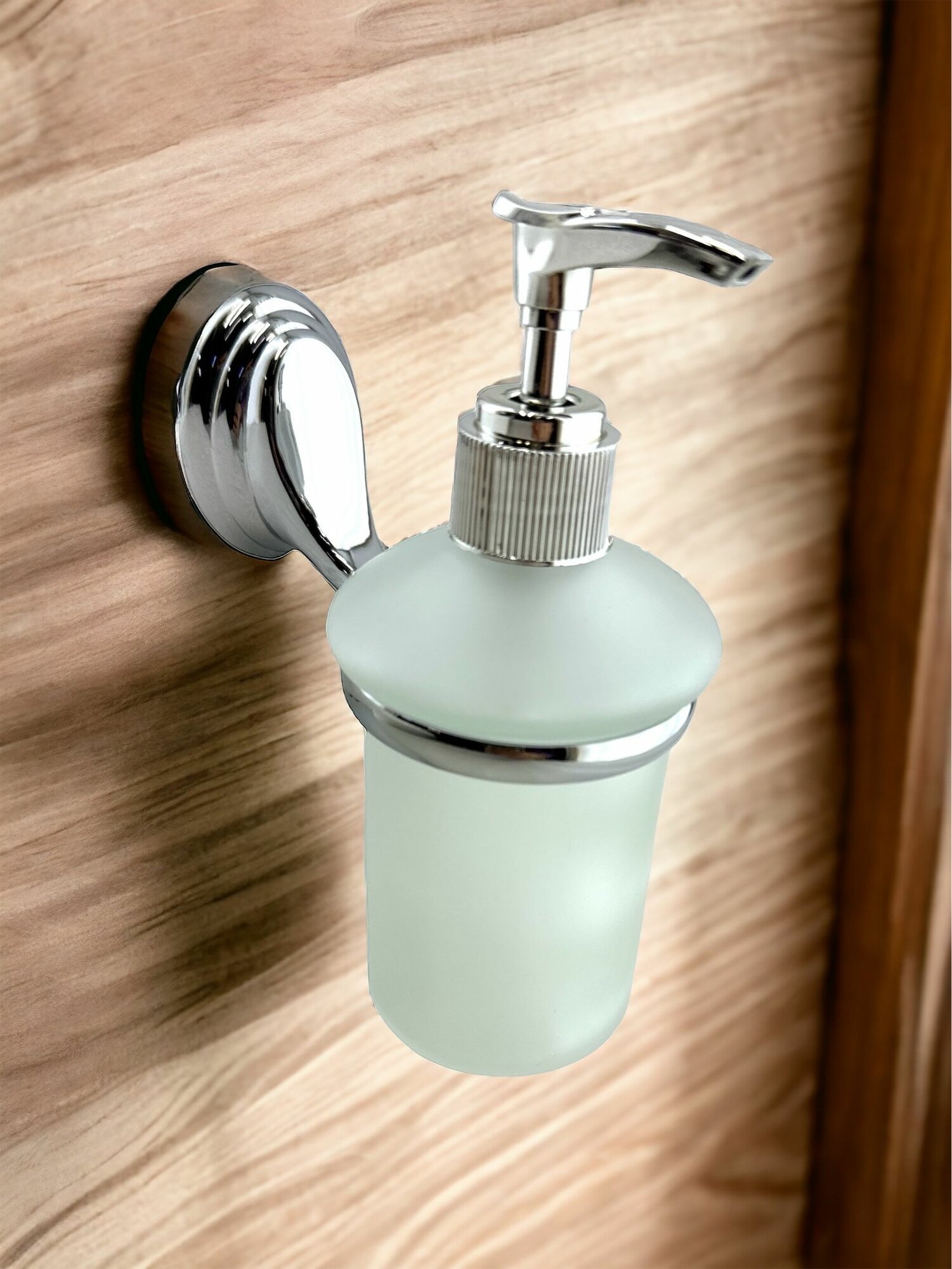 Диспенсер/ дозатор жидкого мыла RG1017 Rainsberg хром 200 мл настенный.