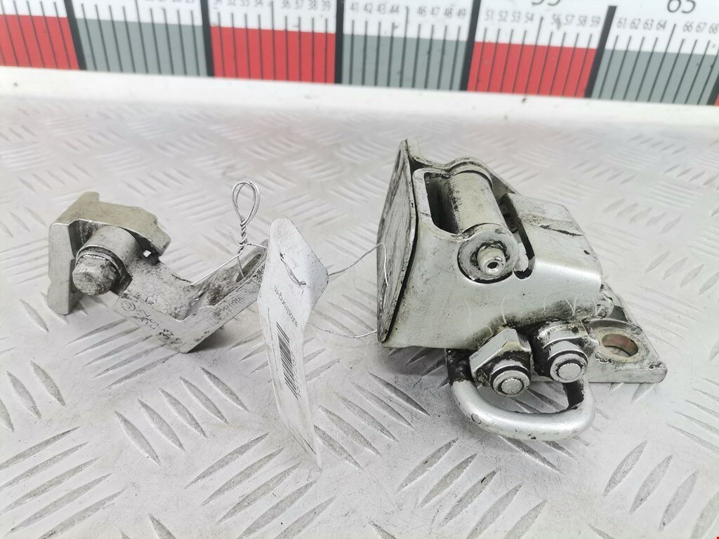 Петля двери задней правой Volkswagen Polo 4 6Q4833412A арт. 1517257