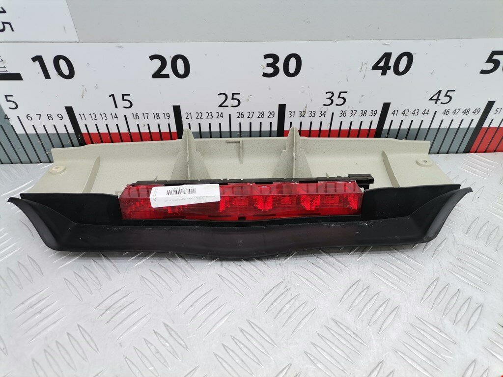 Фонарь дополнительный тормозной (стоп-сигнал) Ford Mondeo 3 1151768 арт. 2005100