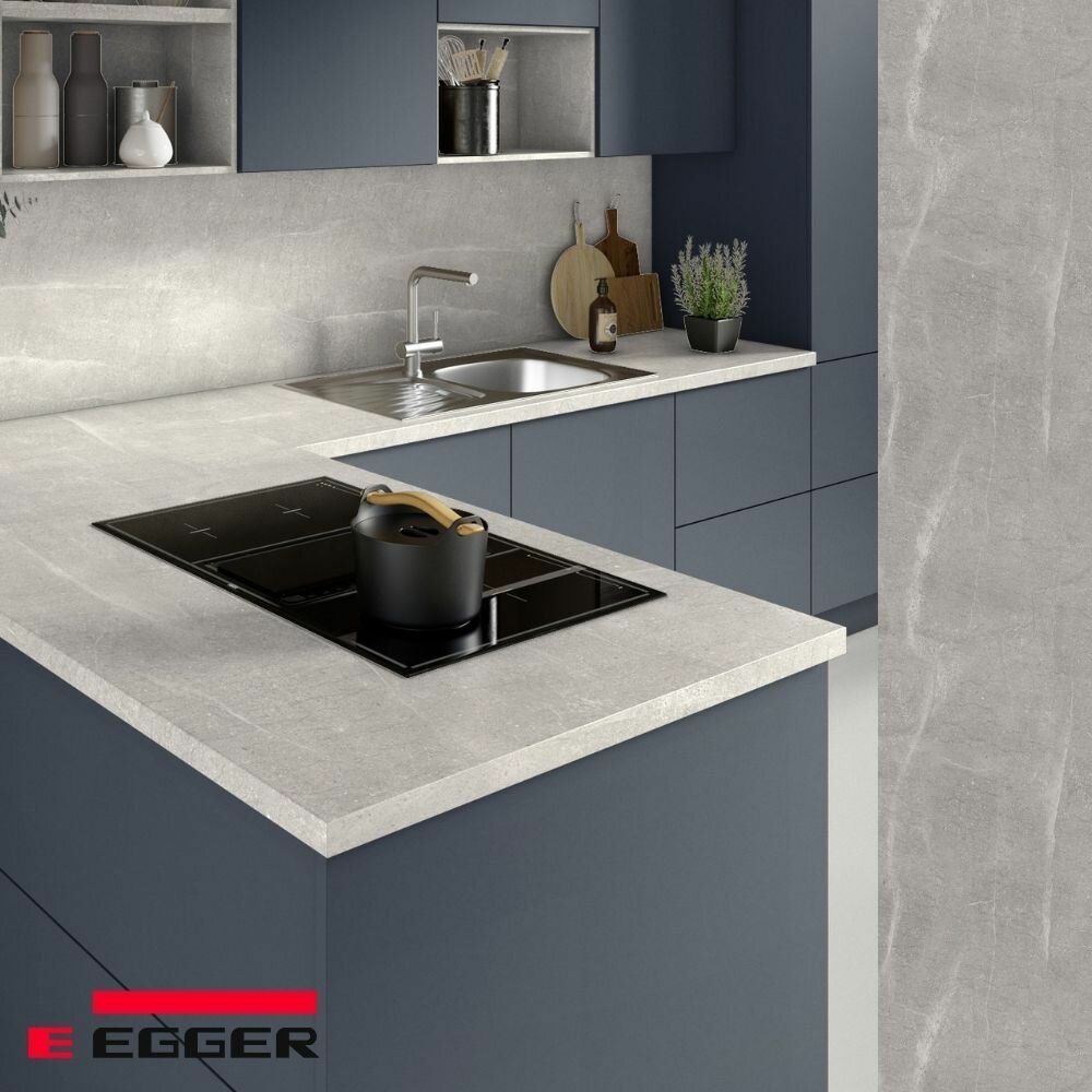 Столешница для кухни Egger 2600х600x38мм с торцевыми планками. Цвет - Мрамор Кандела cветло-серый