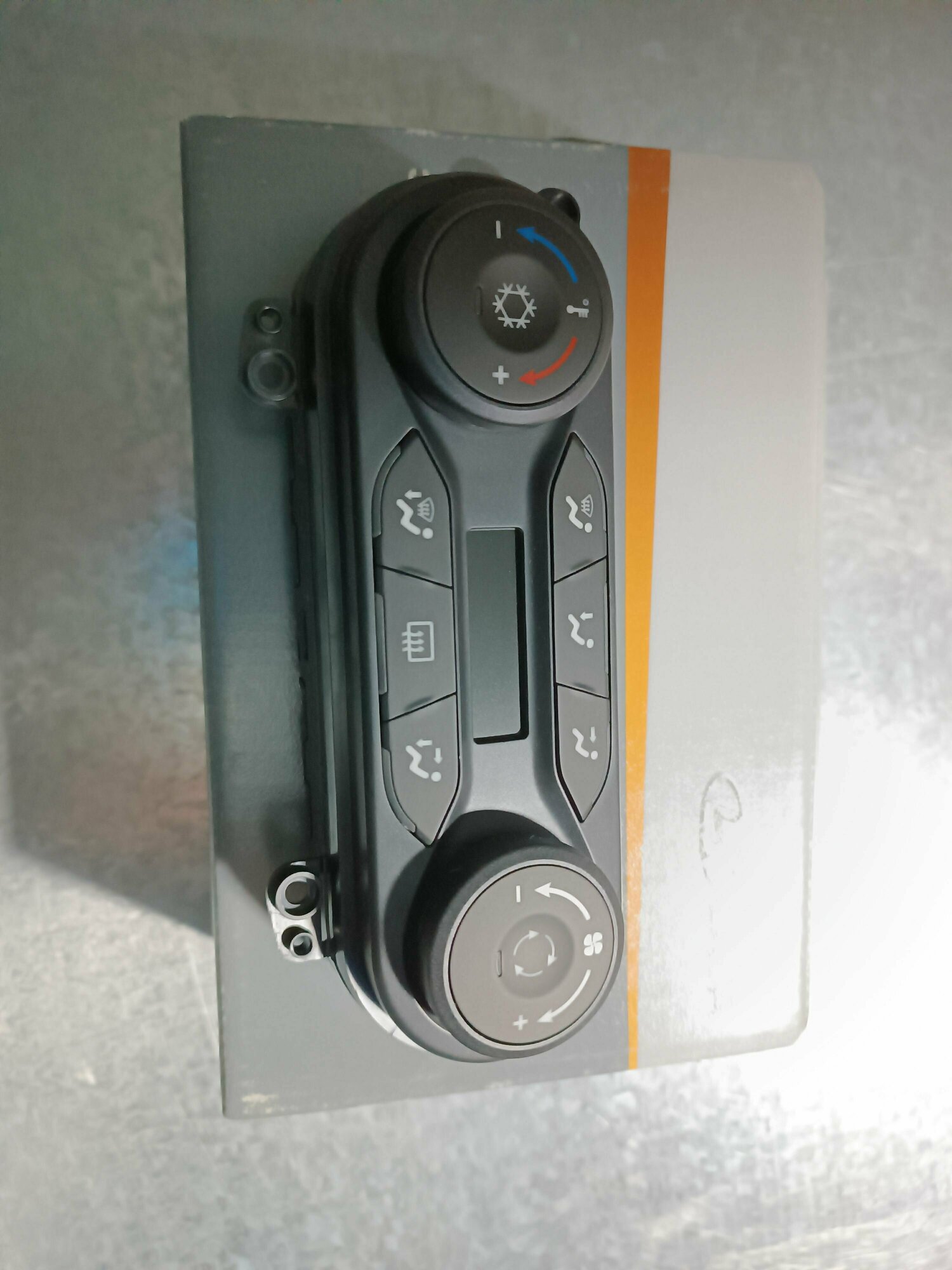 Блок управления климатической установкой LADA для а/м Lada Vesta 2180