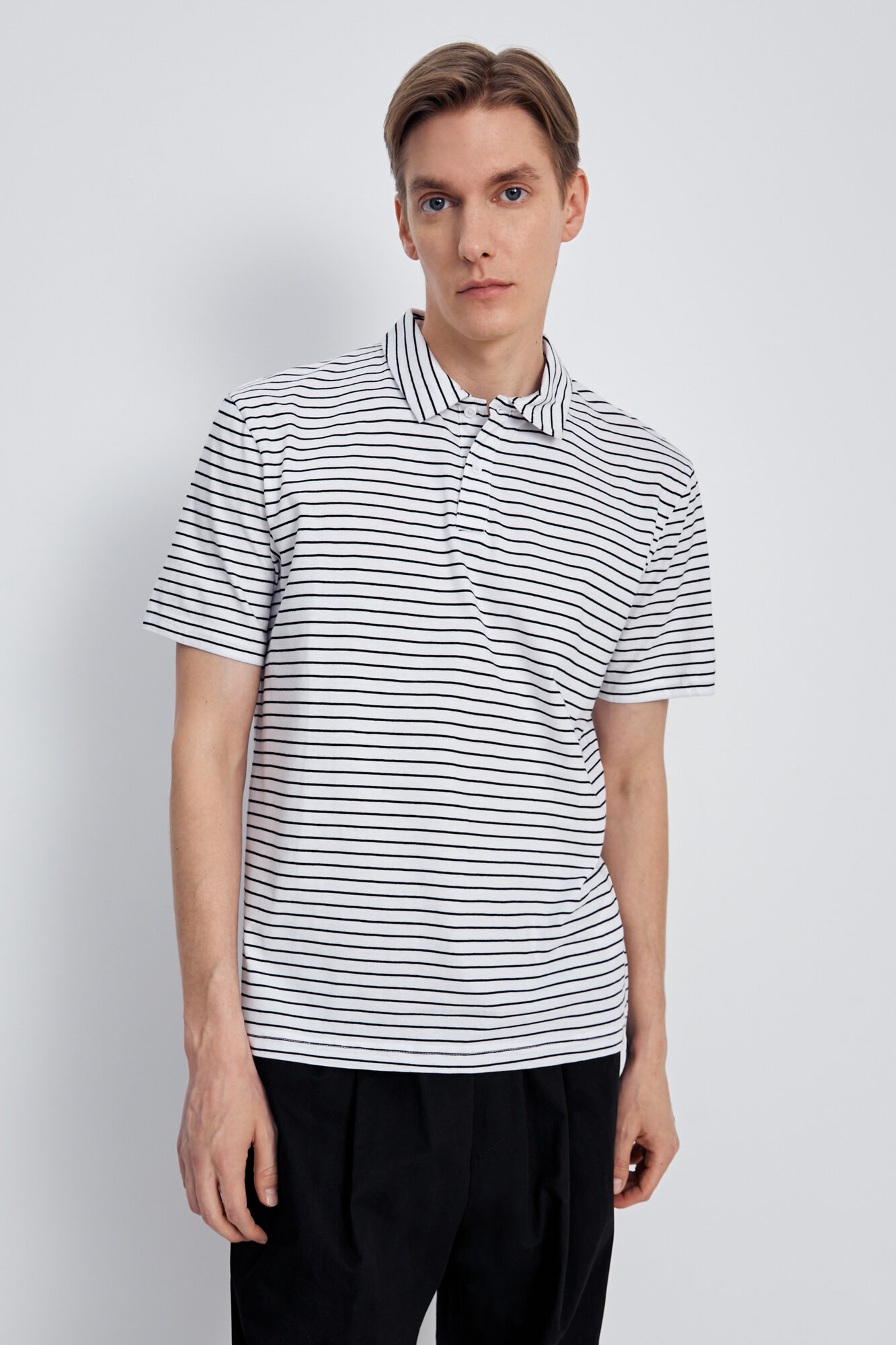 Поло в полоску с коротким рукавом