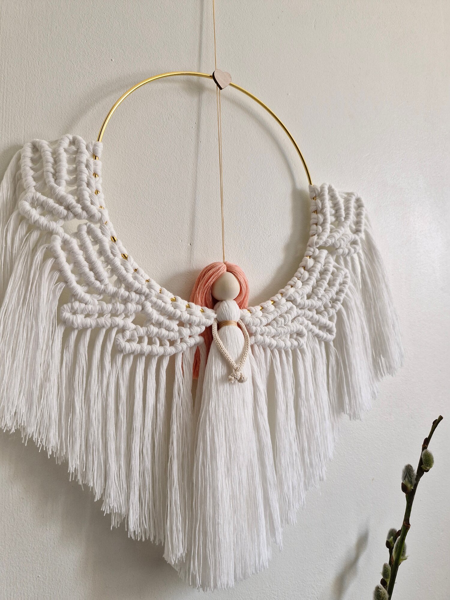 Ангел на кольце