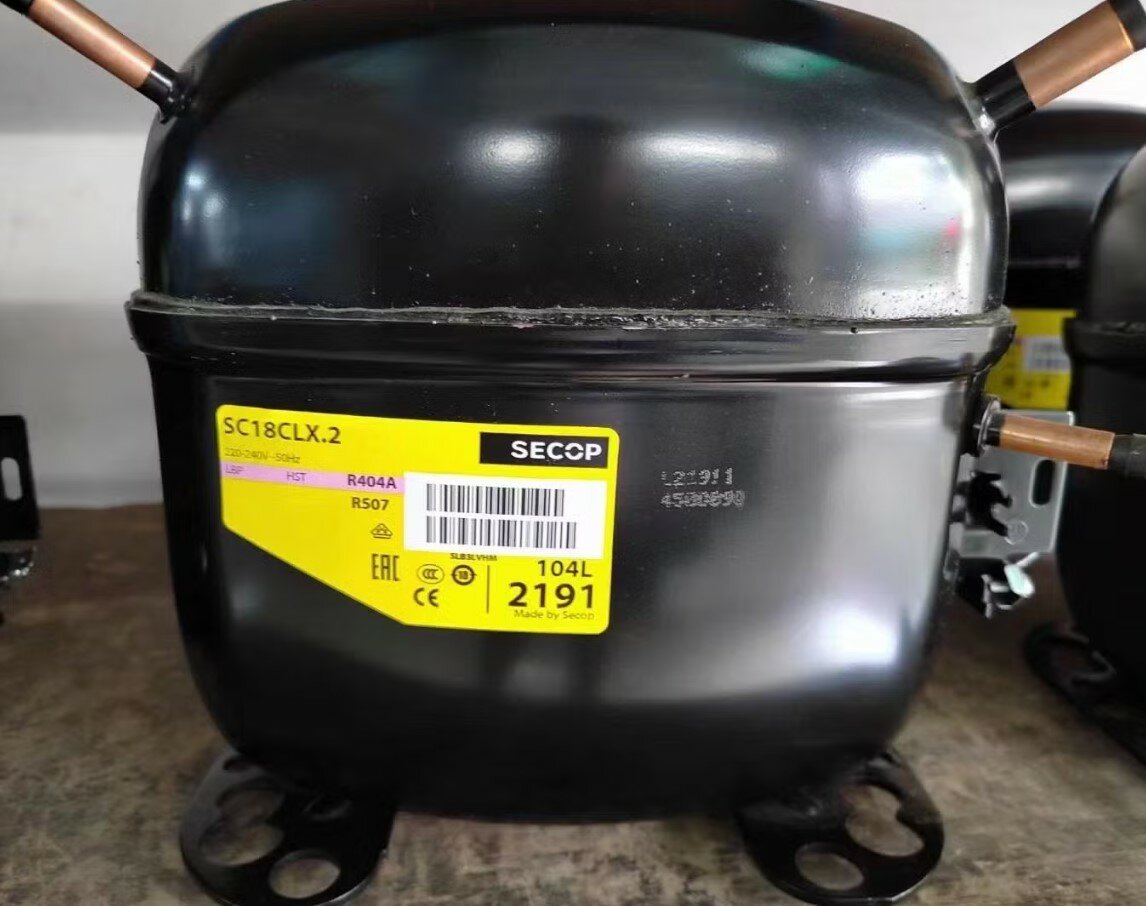 Компрессор Secop SC12CLX.2 (R404a, низкотемпературный, 670 Вт при То=-23.3 град. Тк=54.4 град.)