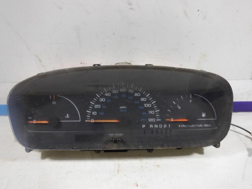 Панель приборов Chrysler Voyager III 04685627AB