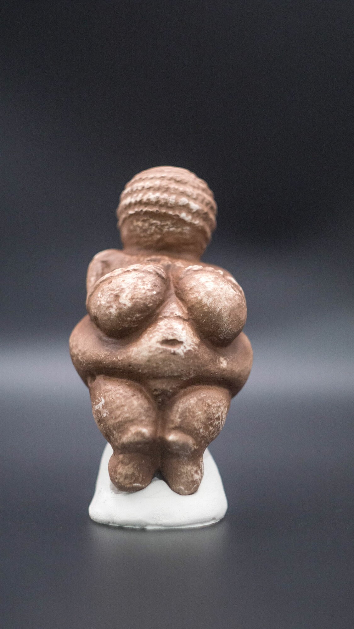 Статуэтка Богиня плодородия "Венера Виллендорфская" Коричневый