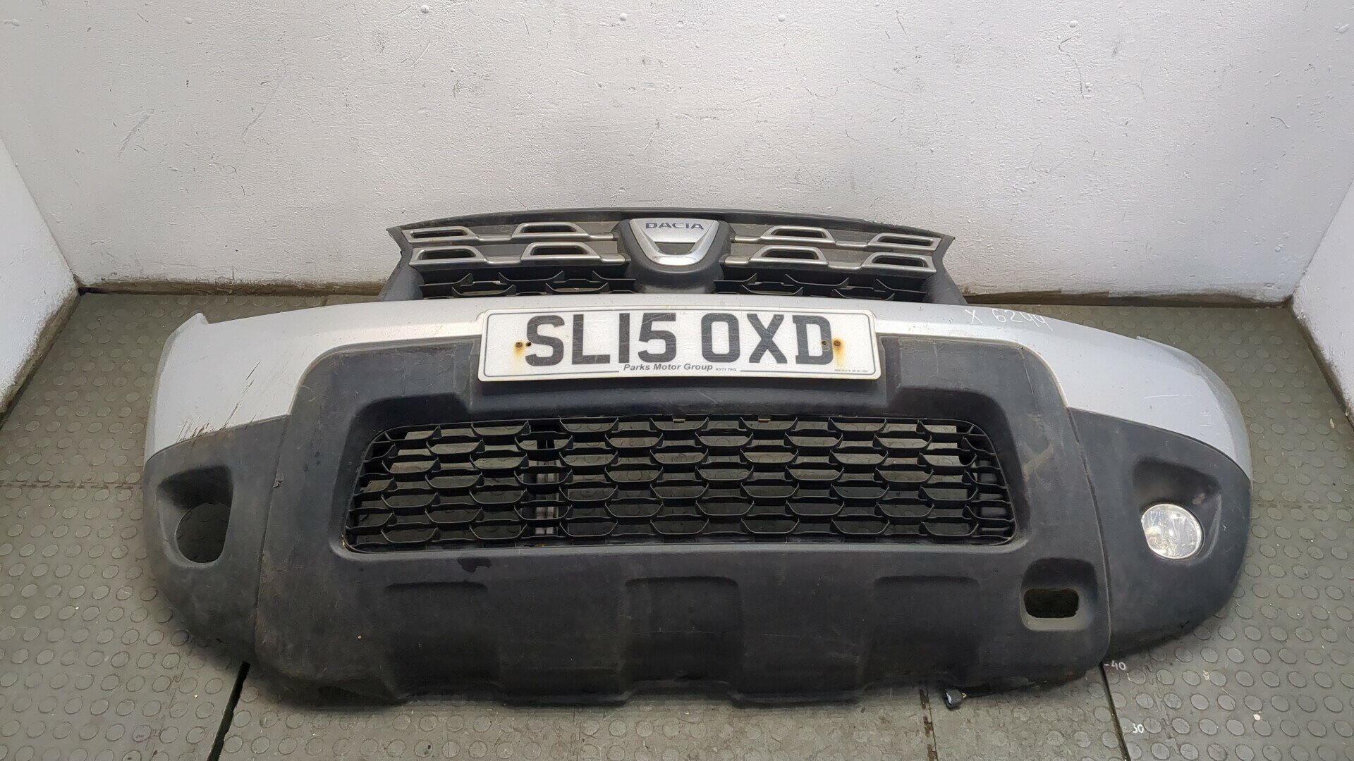 Бампер передний Dacia Duster Б/У