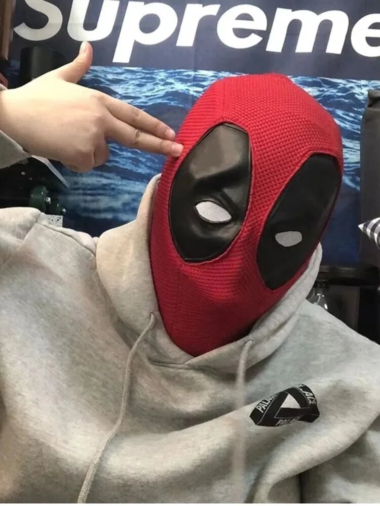 Маска для косплея Deadpool головной убор красный с черными вставками 1 шт.