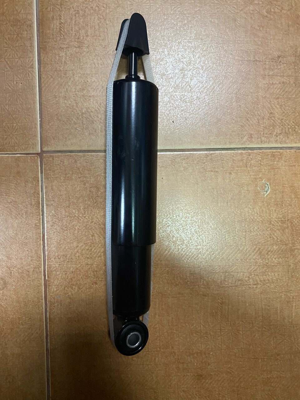 Амортизатор передний (газовый) ZEKKERT Great Wall Hover H3 [2.0 16V 5MT внедорожник 4X4]