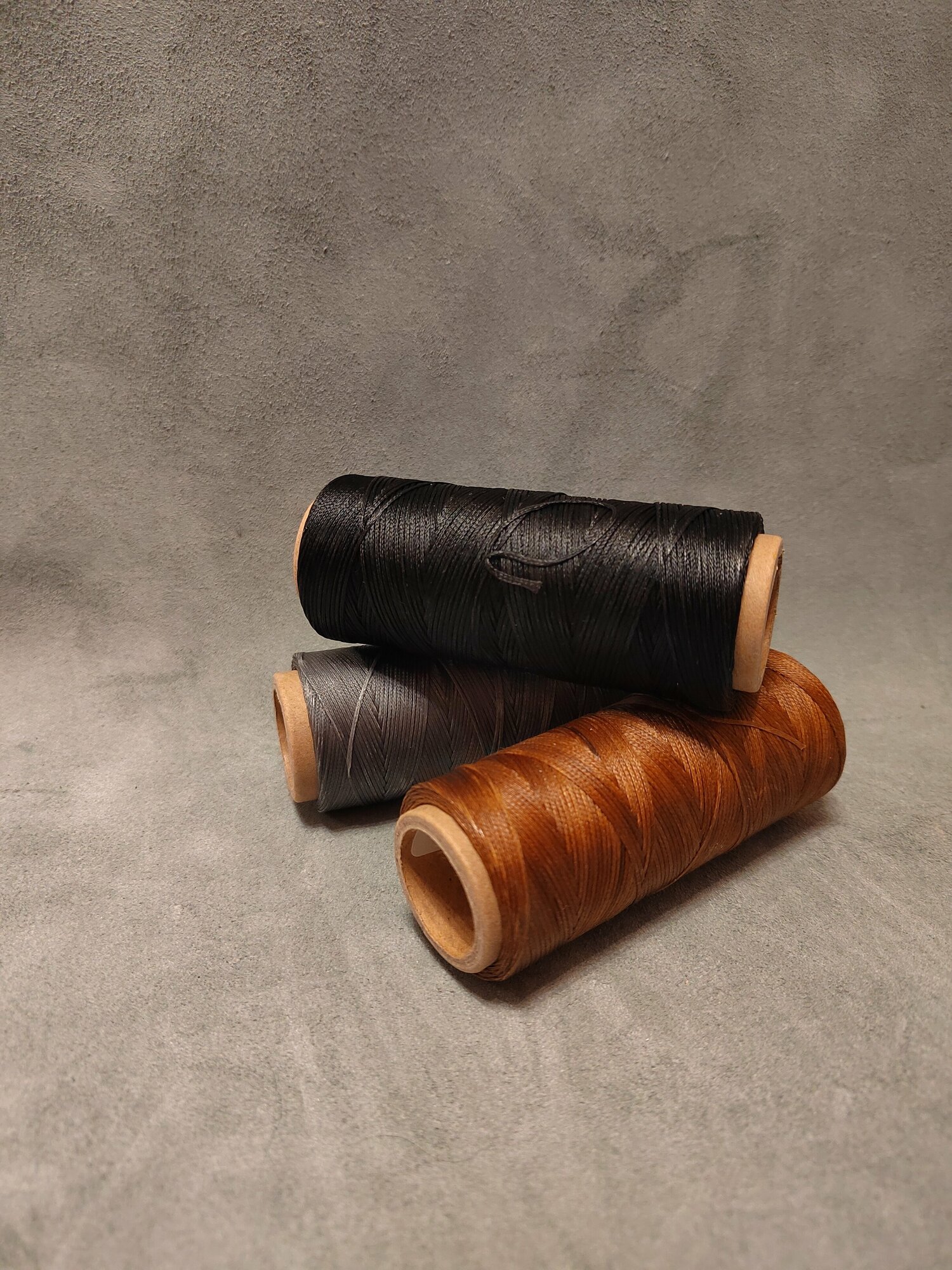 Набор вощёных ниток 100м, (серый, коричневый , чёрный) , 0.8мм 3шт.