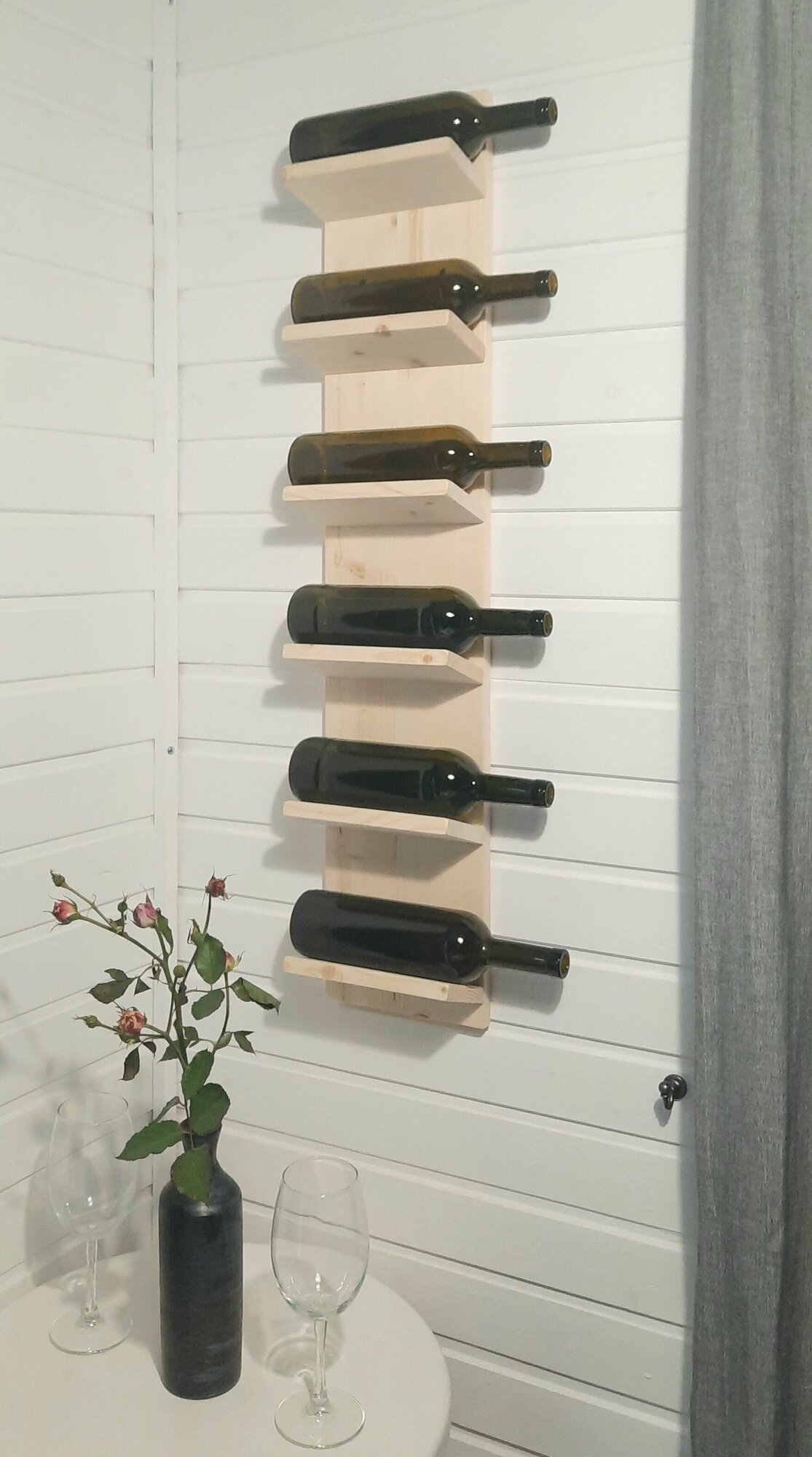 Винная полка настенная наклонная для 6 бутылок вина цвет дерева