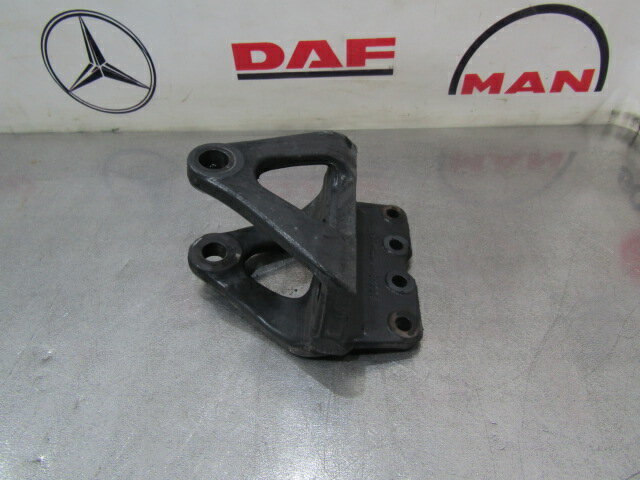 Кронштейн рессоры дополнительного переднего моста задний правый Scania 6-series