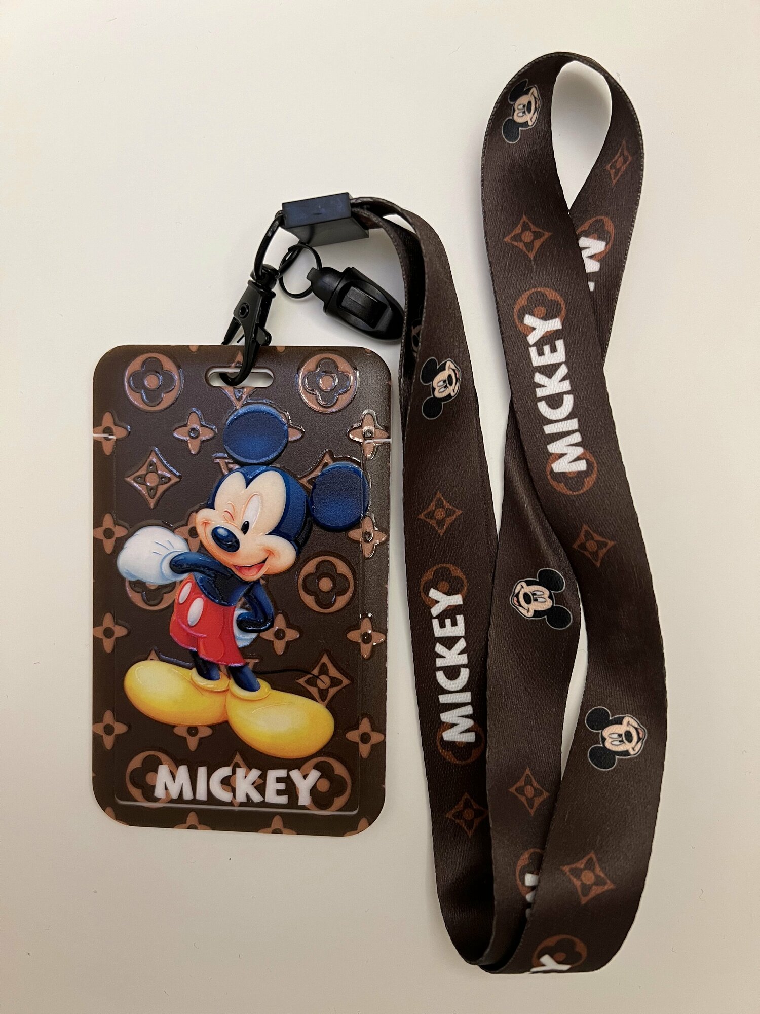 Держатель для бейджа, пропуска, карточки с лентой Mickey