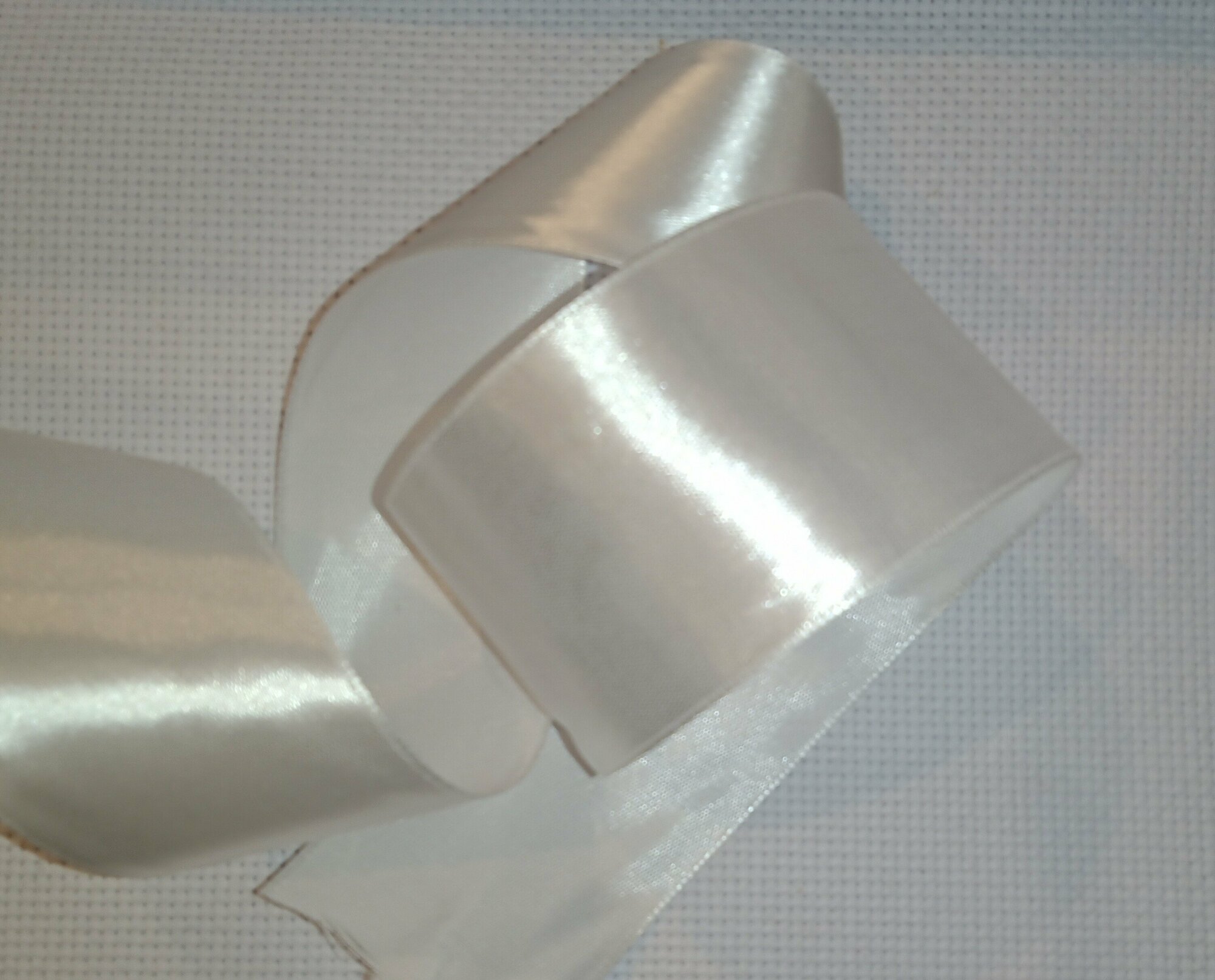 Лента атласная белая (50 мм, 27,4м)