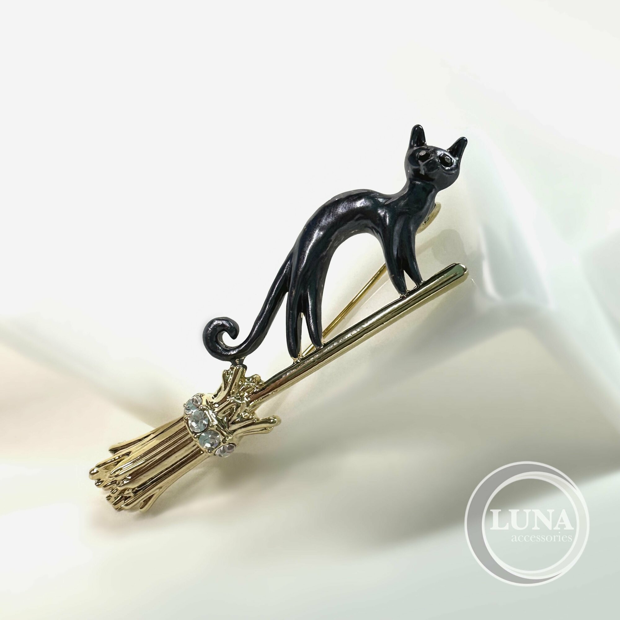 Брошь, искусственный камень, стразы