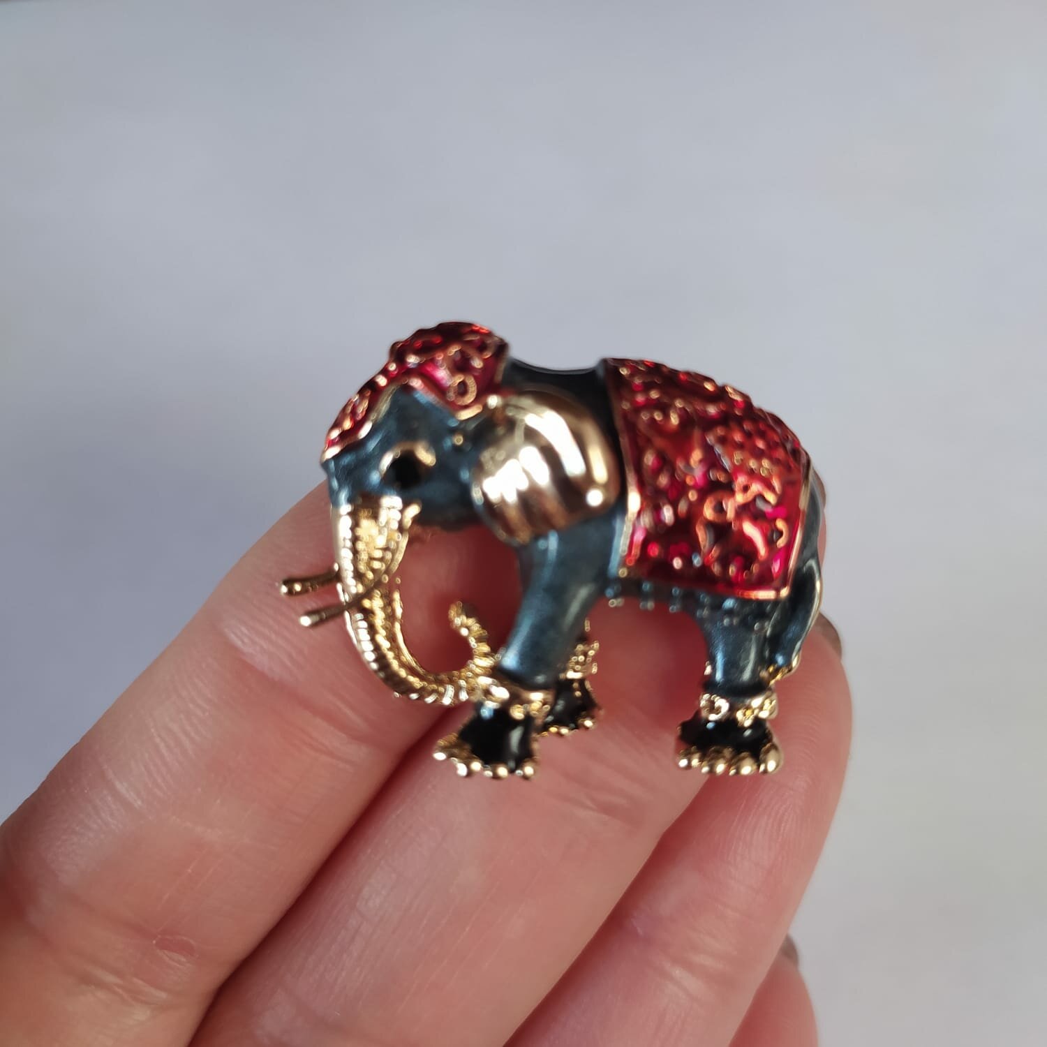 Брошь, эмаль