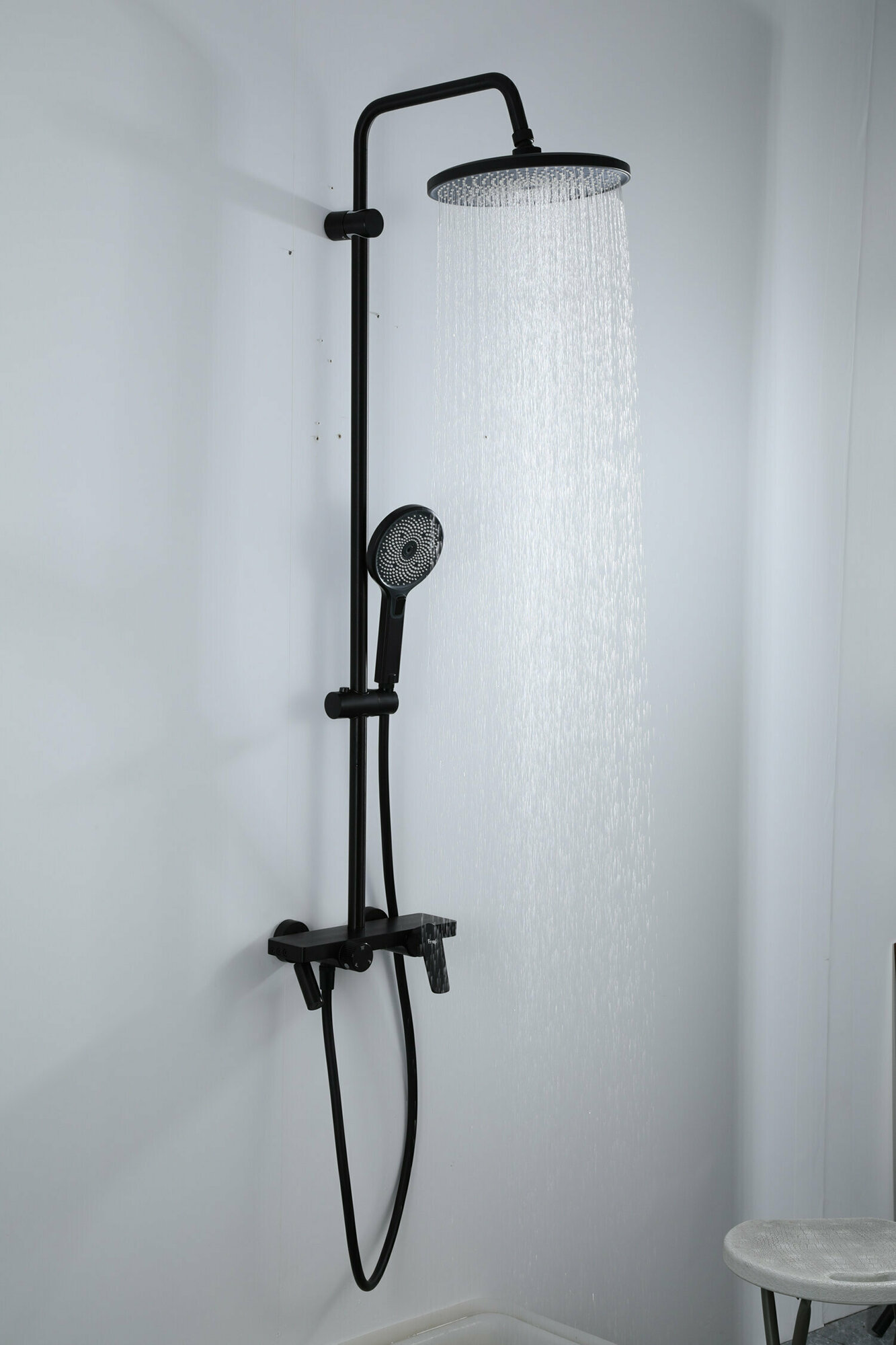 Душевая стойка с тропическим душем Frap F24201-6 алюминий, черный