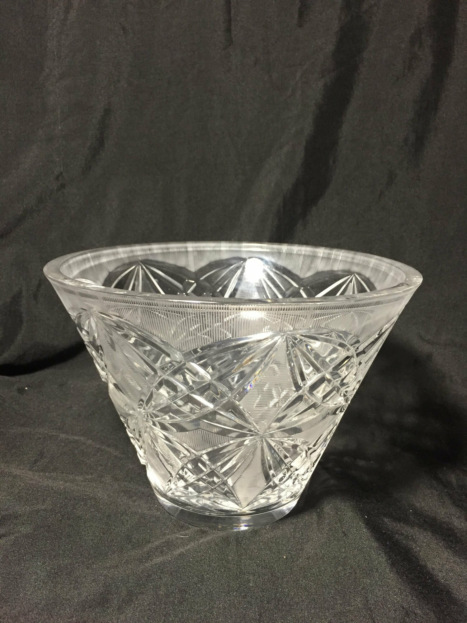 Хрустальная высокая конфетница