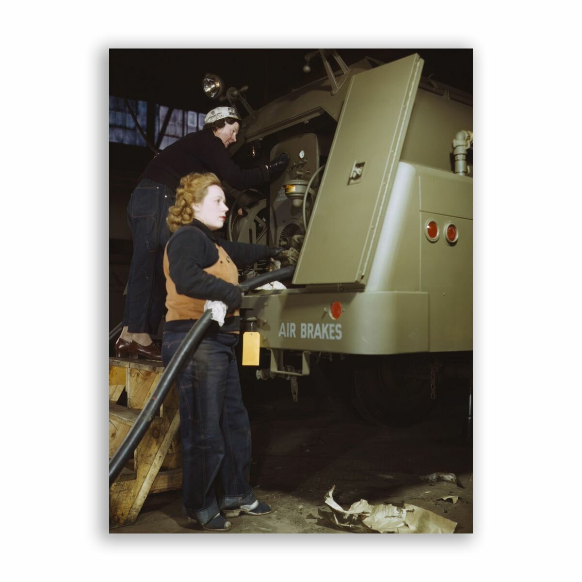 Постер, плакат на бумаге / Ретро фотографии американских рабочих. 1940 год / Размер 30 x 40 см