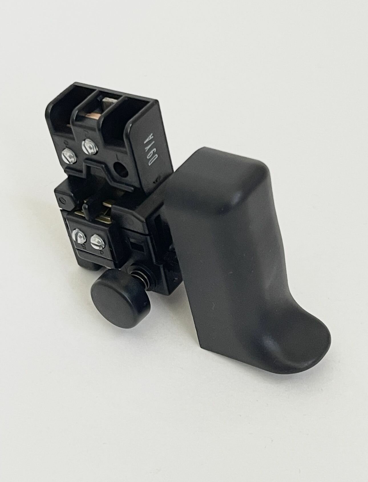 Выключатель ( Кнопка пуска ) TG71ARS-I подходит для сабельной пилы MAKITA JR3060T. Артикул 650222-8