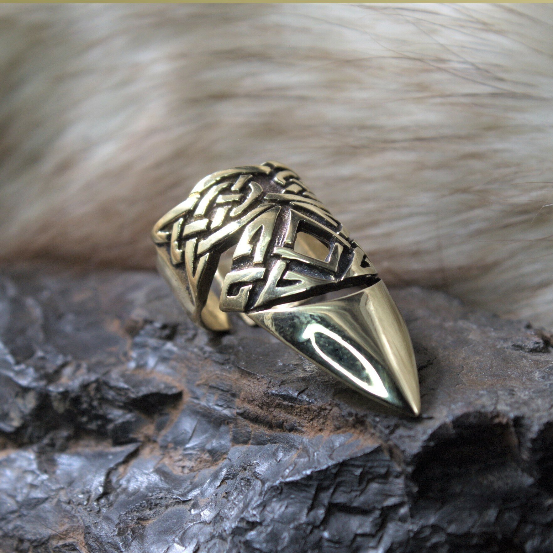 Кольцо плетеное