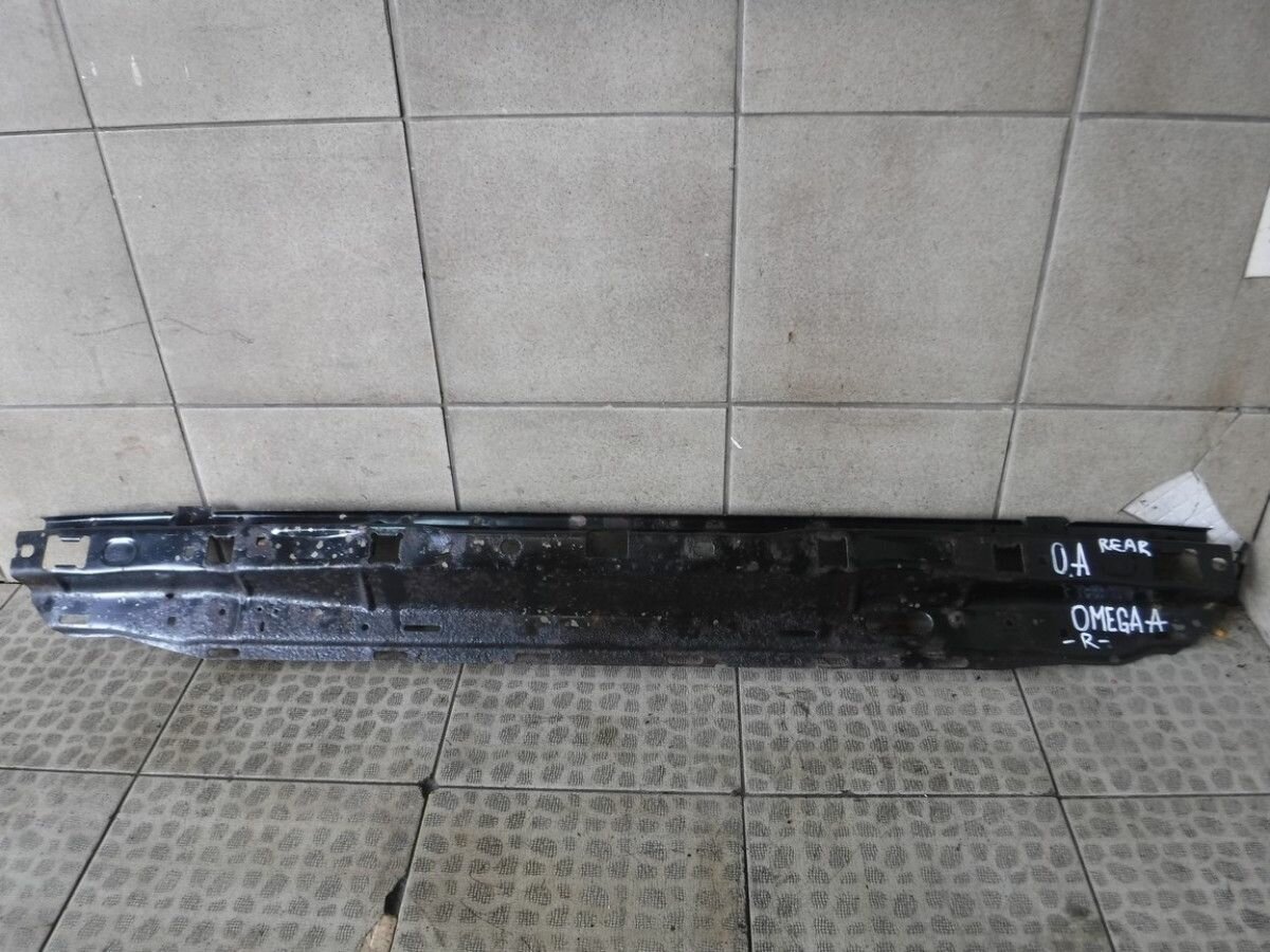 Усилитель заднего бампера Opel Omega A (1984—1994) 90339948