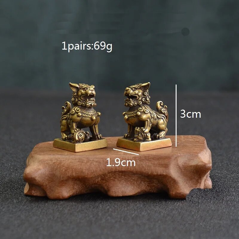 Античная бронзовая статуэтка льва, 1 пара, настольные украшения, медная миниатюрная фигурка животного, латунная Статуэтка Льва на удачу, украшение по фэн-шуй