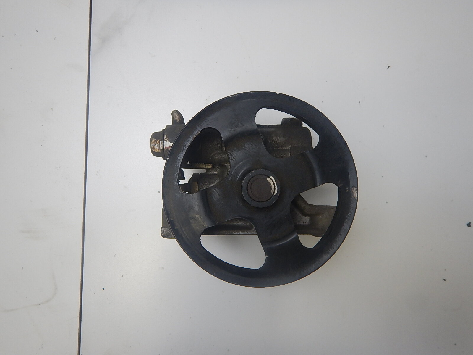 Б/У Насос гидроусилителя, Mazda (Мазда)-6 (GG) (02-07) MAZDA 6 (GG) (02-07) Без видимых повреждений 608697 MAZDA арт. GJ...