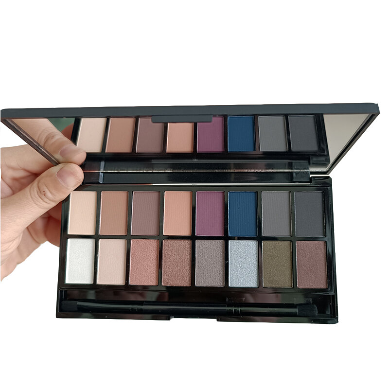 Тени для век -Палитра теней для век Smoky Makeup Revolution