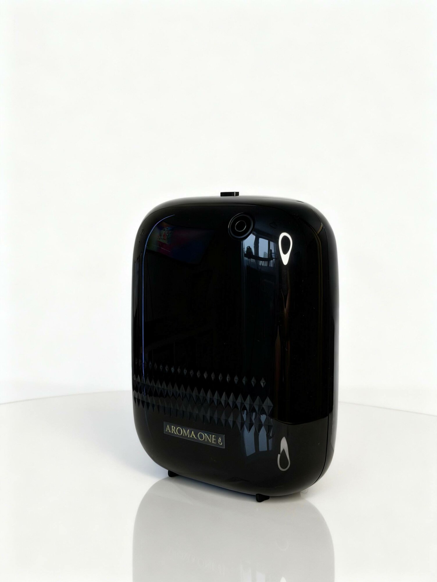 Аромастанция Aroma.One A30, Bluetooth-управление, покрытие до 160м², картридж 400мл, черная