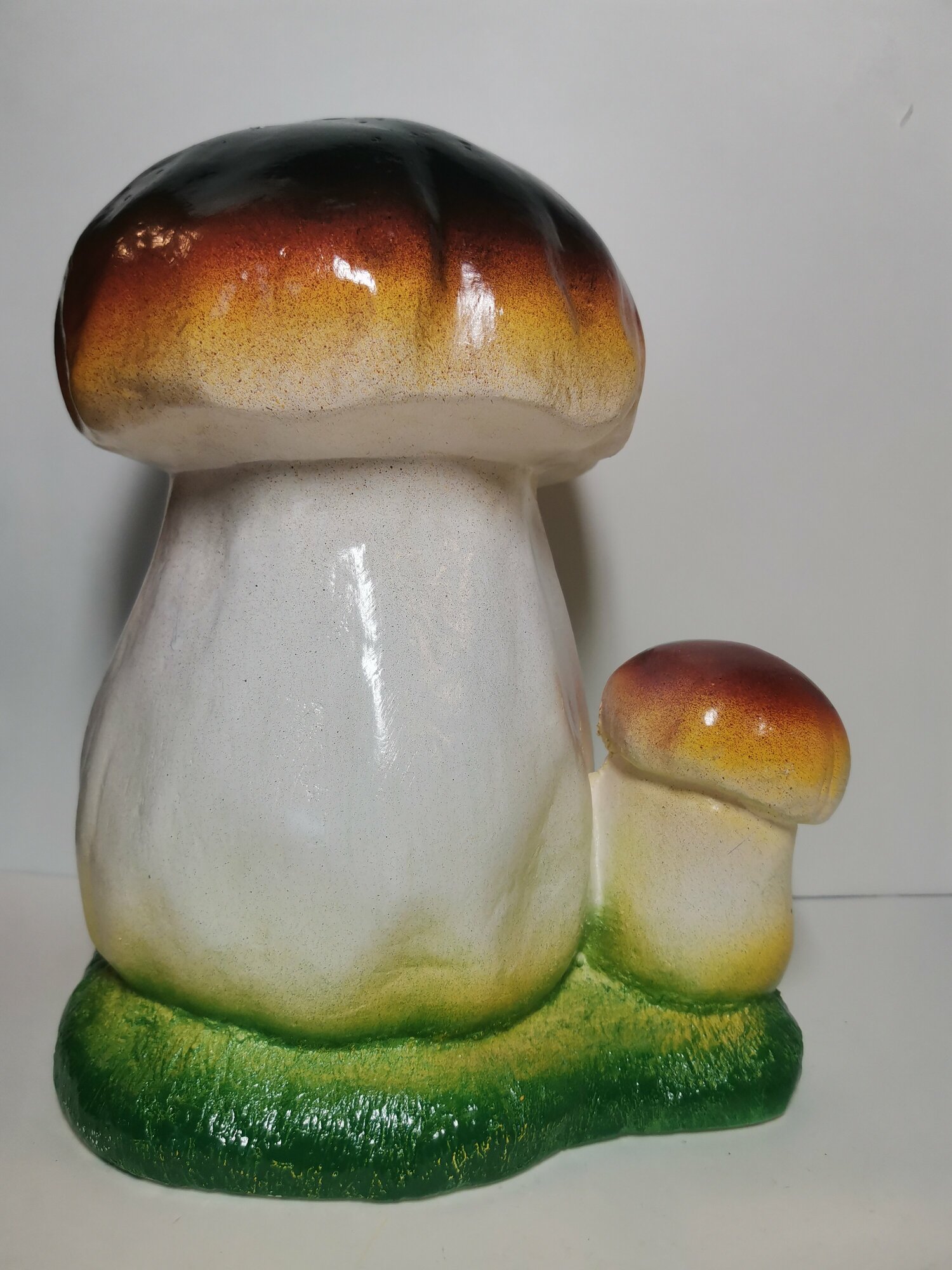 Фигурка Садовая Грибы Белые, гипс, ручная работа, высота 29см, ширина 22см