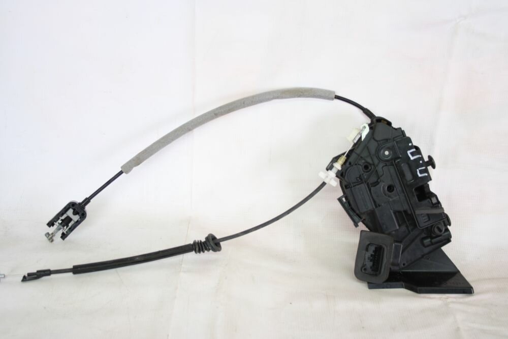 Замок двери передней правой Skoda Yeti I 5K1837016D