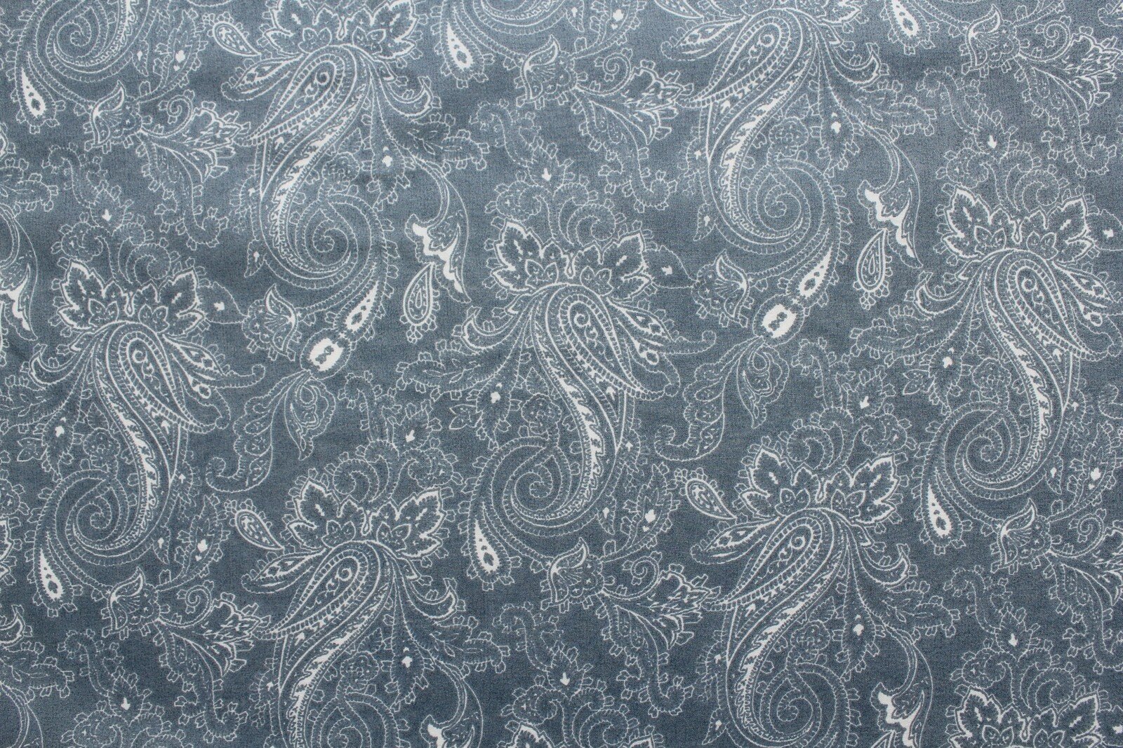 Ткань Хлопок-вуаль белый пейсли узор на серо-голубом, ш142см, 0,5 м