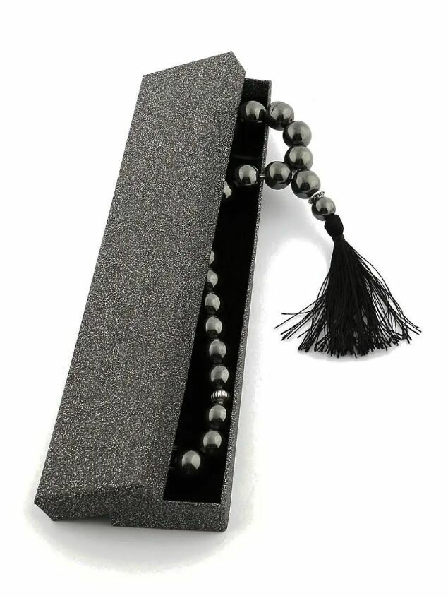 Четки из серого гематита 33 бусины, диаметр каждой бусины 12 мм.