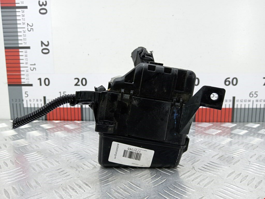 Блок реле Toyota Avensis 1 (T220) 8274205010 арт. 1731345