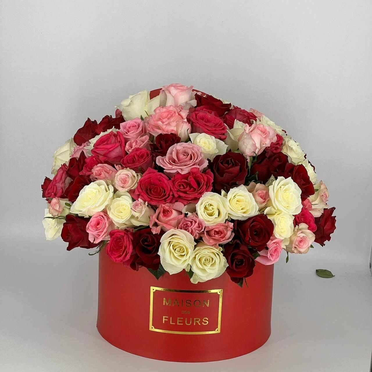 Букет из 101 розы в шляпной коробке