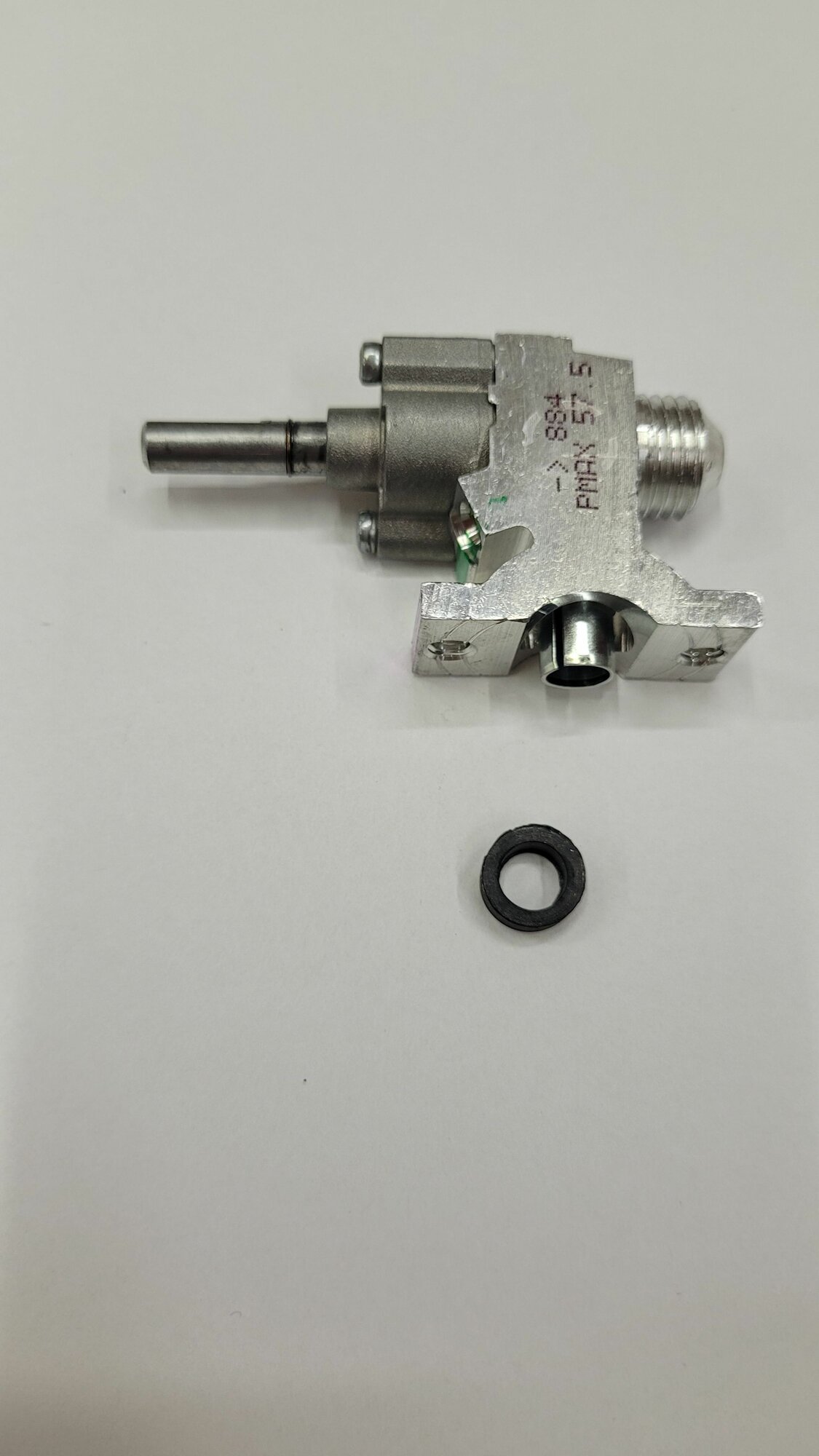 Кран средней горелки для газовой плиты Беко (BEKO) (223110022)