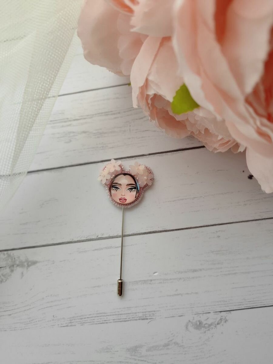 Брошь, бисер