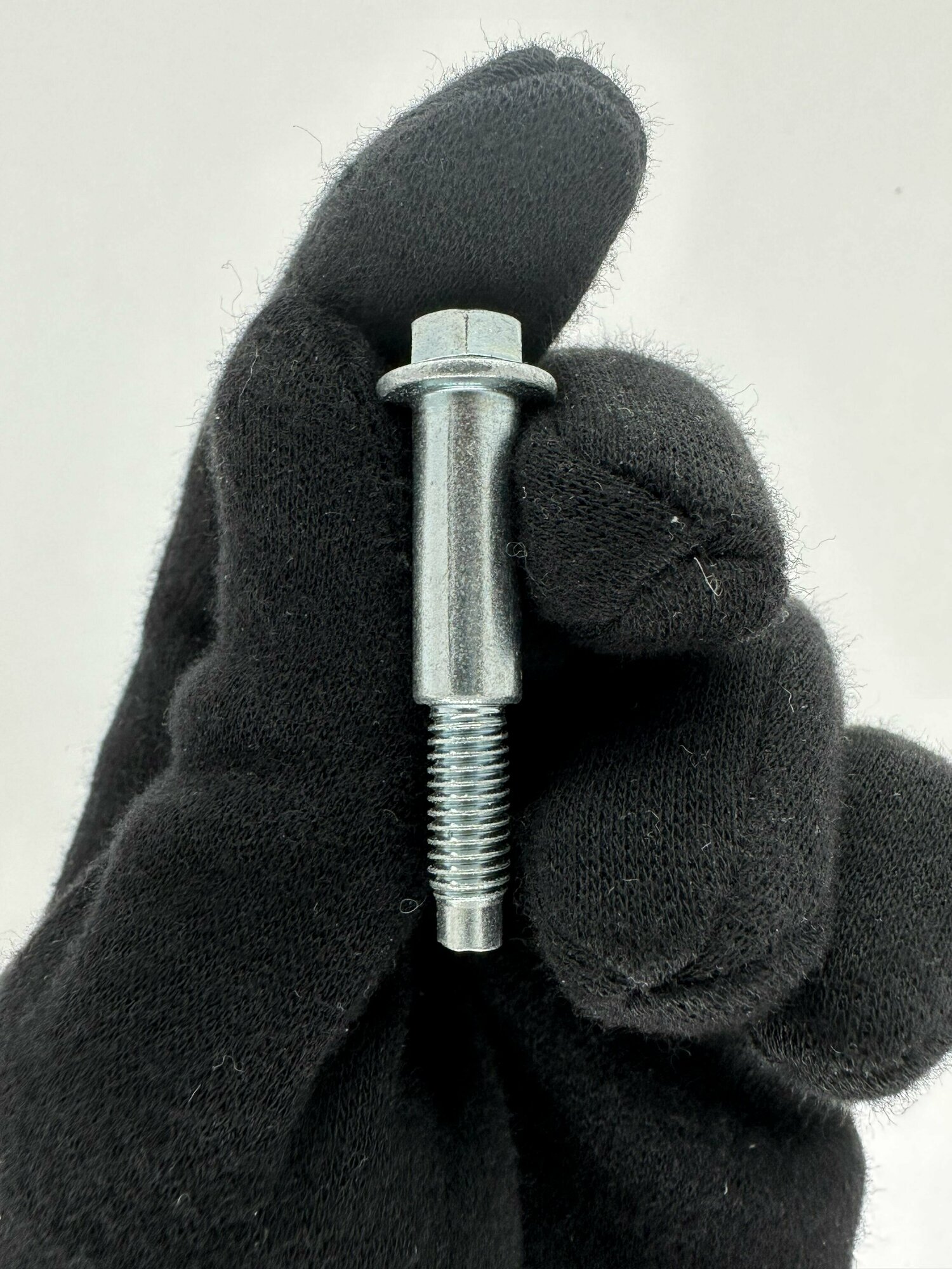 Болт М6 х 1 х 39 мм для клапанной крышки ЕВРО-3 с фланцем ЗМЗ-40624, 50 штук