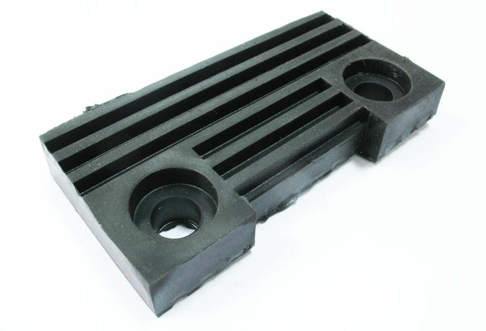 Втулка демпфирующая топливного бака задняя, резина, LU055534