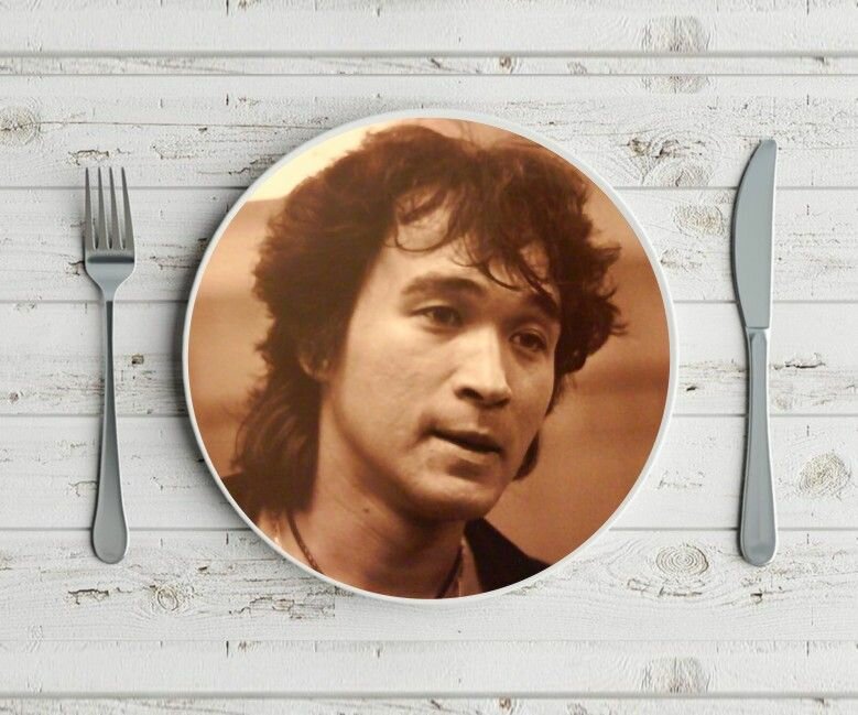 Тарелка Кино, Виктор Цой №1